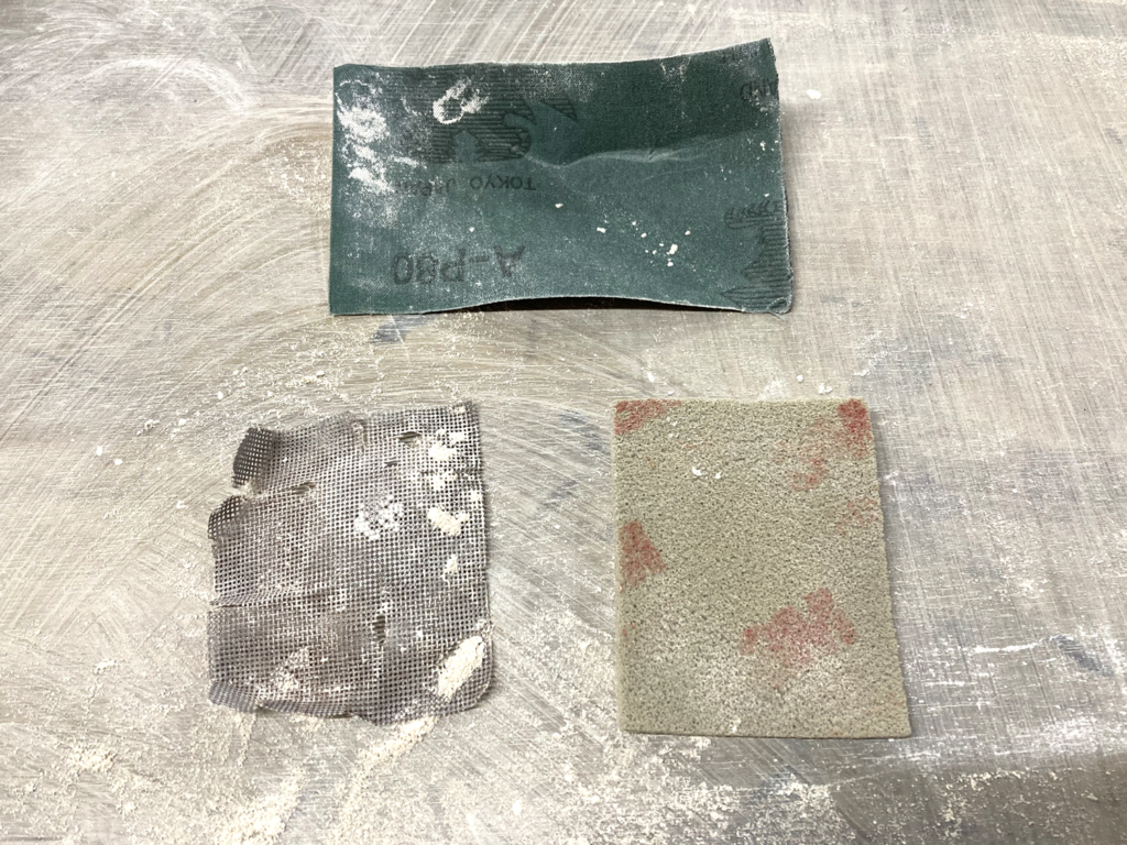 素焼き後のヤスリがけ | KITAI Chie